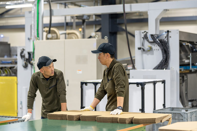 事業案内 | 岡田パッケージ株式会社｜段ボールケース・ポリ袋の製造販売業、包装機器・包装資材の販売・メンテナンス業 【三重県多気郡多気町】